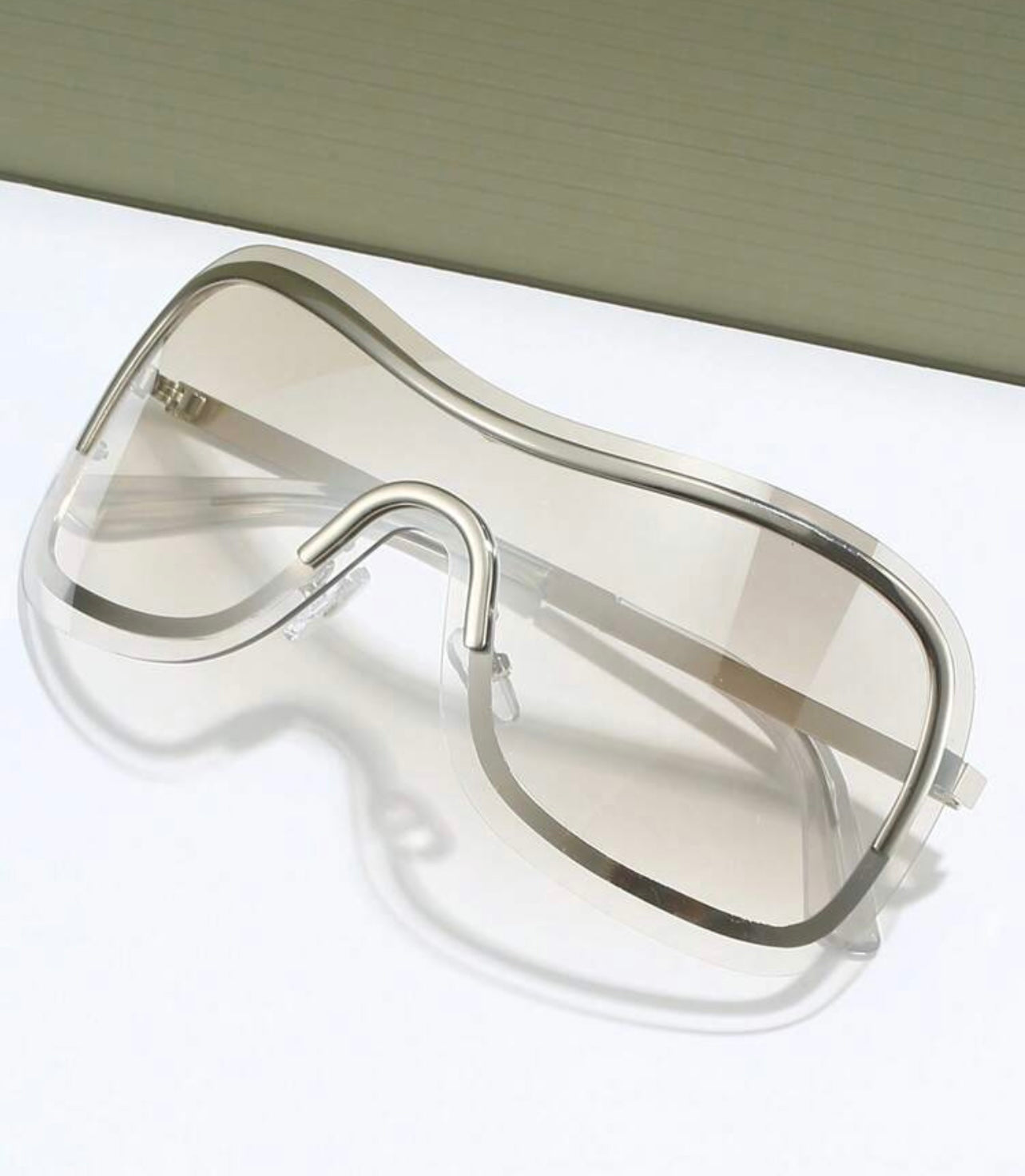 Hot Girl Glasses Clutchxcloset